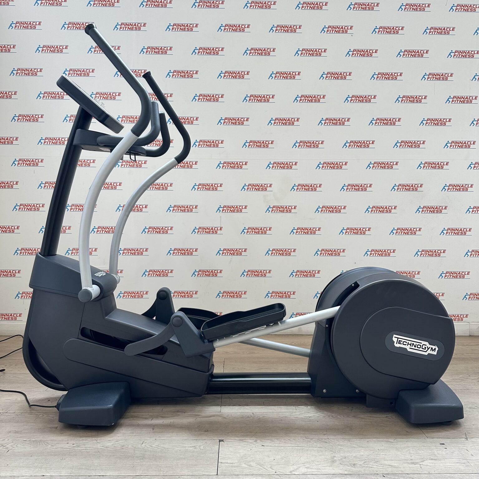 Technogym Synchro Forma Cross Trainer - Pinnacle Fitness